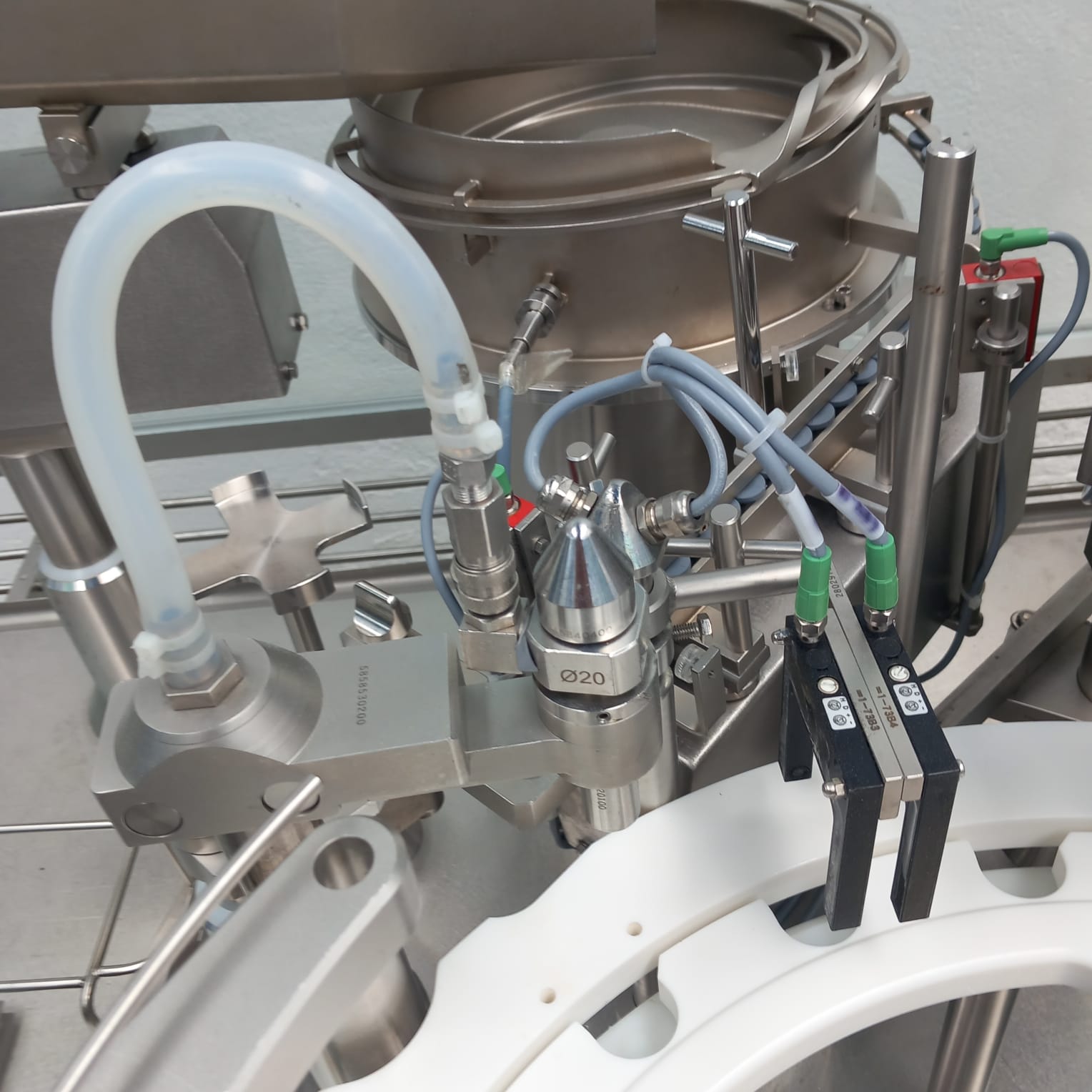 Aseptic Filling and Closing Machines Groninger KFVG 251